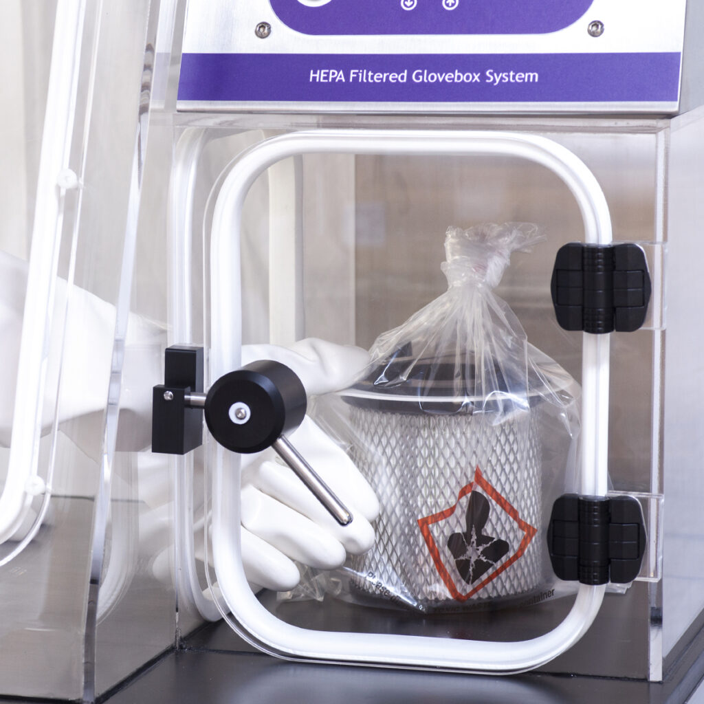 Containment systems for safe working in the laboratory | a1